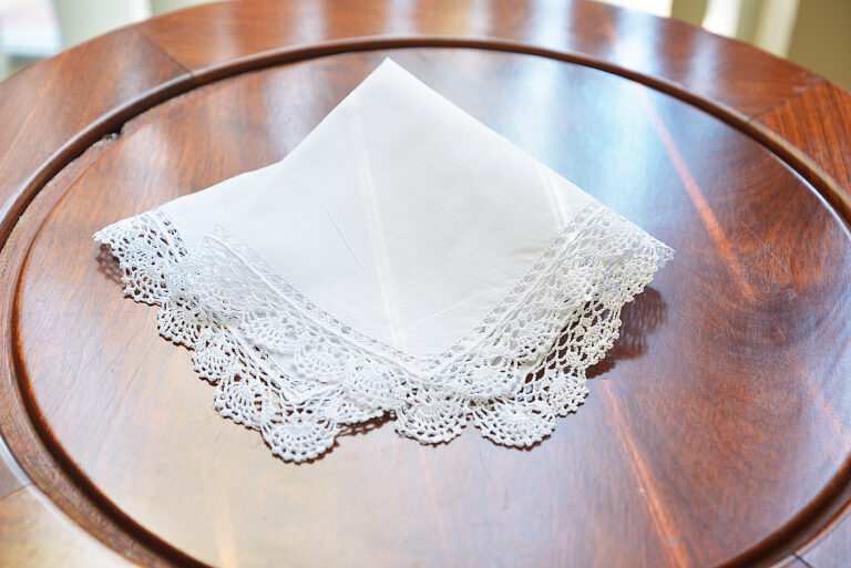 Monogrammable – Lace Handkerchiefs